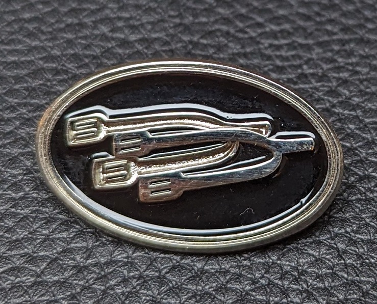 Pin Spur Ride | Crossed Sabers – Chapter Gift Shop