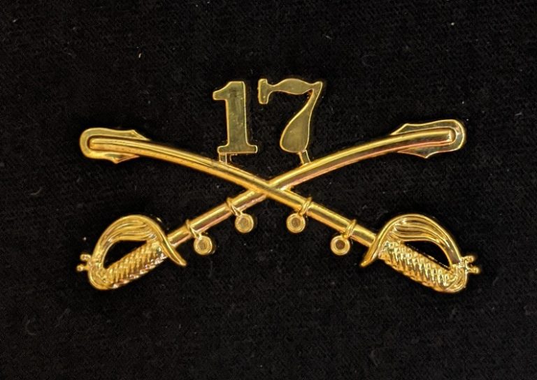 Brass 17th Cav | Crossed Sabers – Chapter Gift Shop
